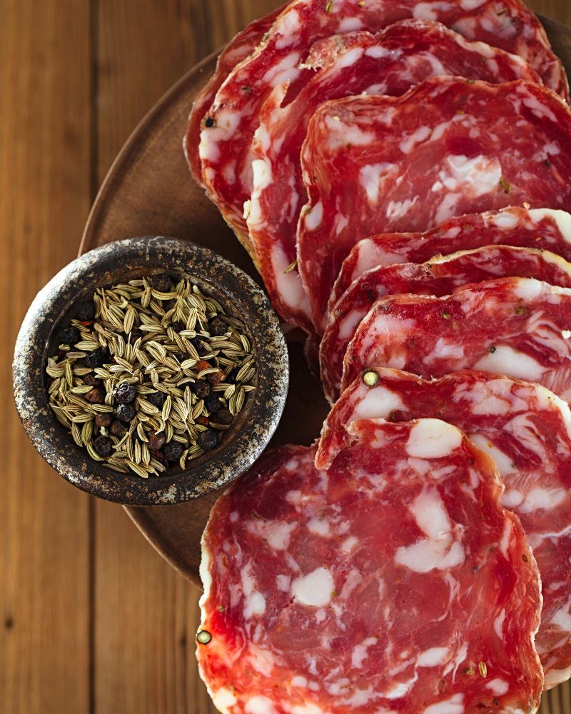 Finocchiona IGP: scopri 3 curiosità sulla regina dei salumi toscani ...